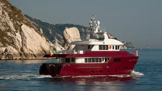 26m CDM Darwin 86 explorer yacht Vitadimare 3 sold